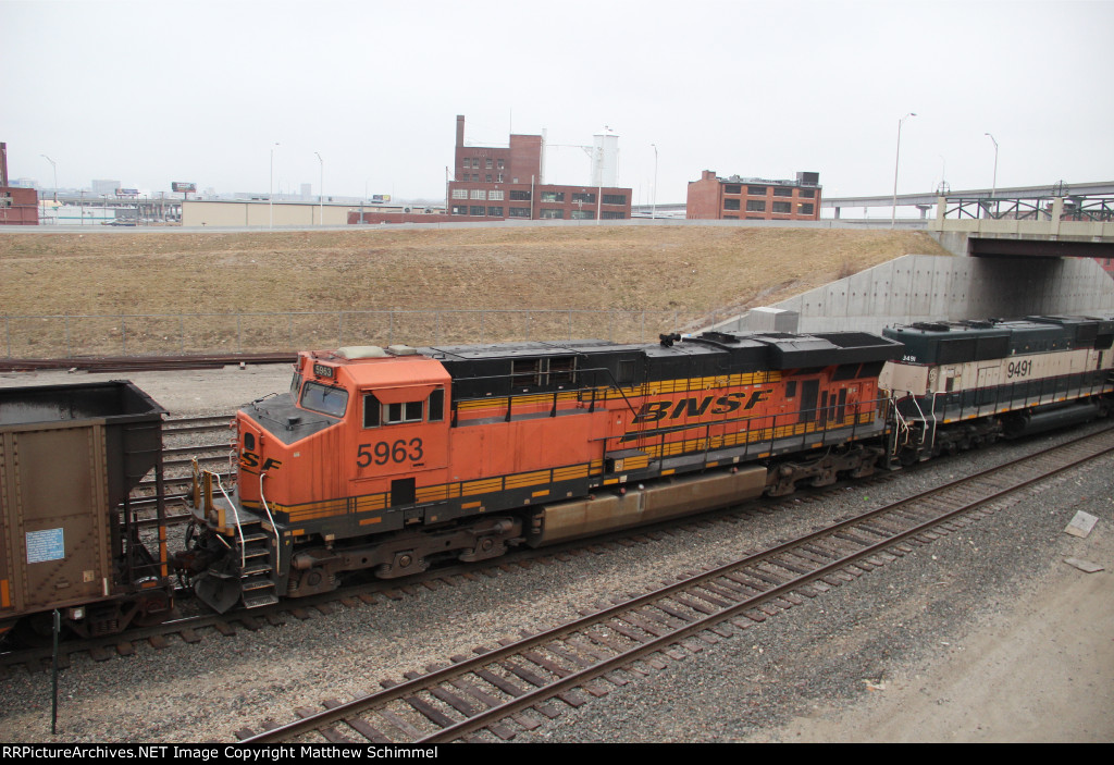 BNSF 5963